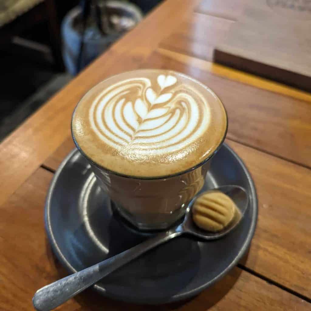 24 Best Cafes in Bali: Amazing Coffee, Vibes and Aesthetics