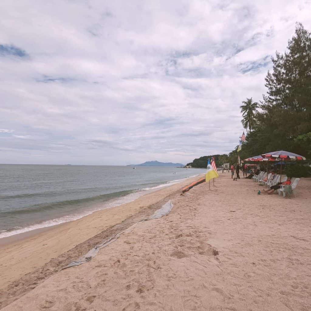 Best Penang Beaches to Visit (Fun Activities & Beautiful Scenery)