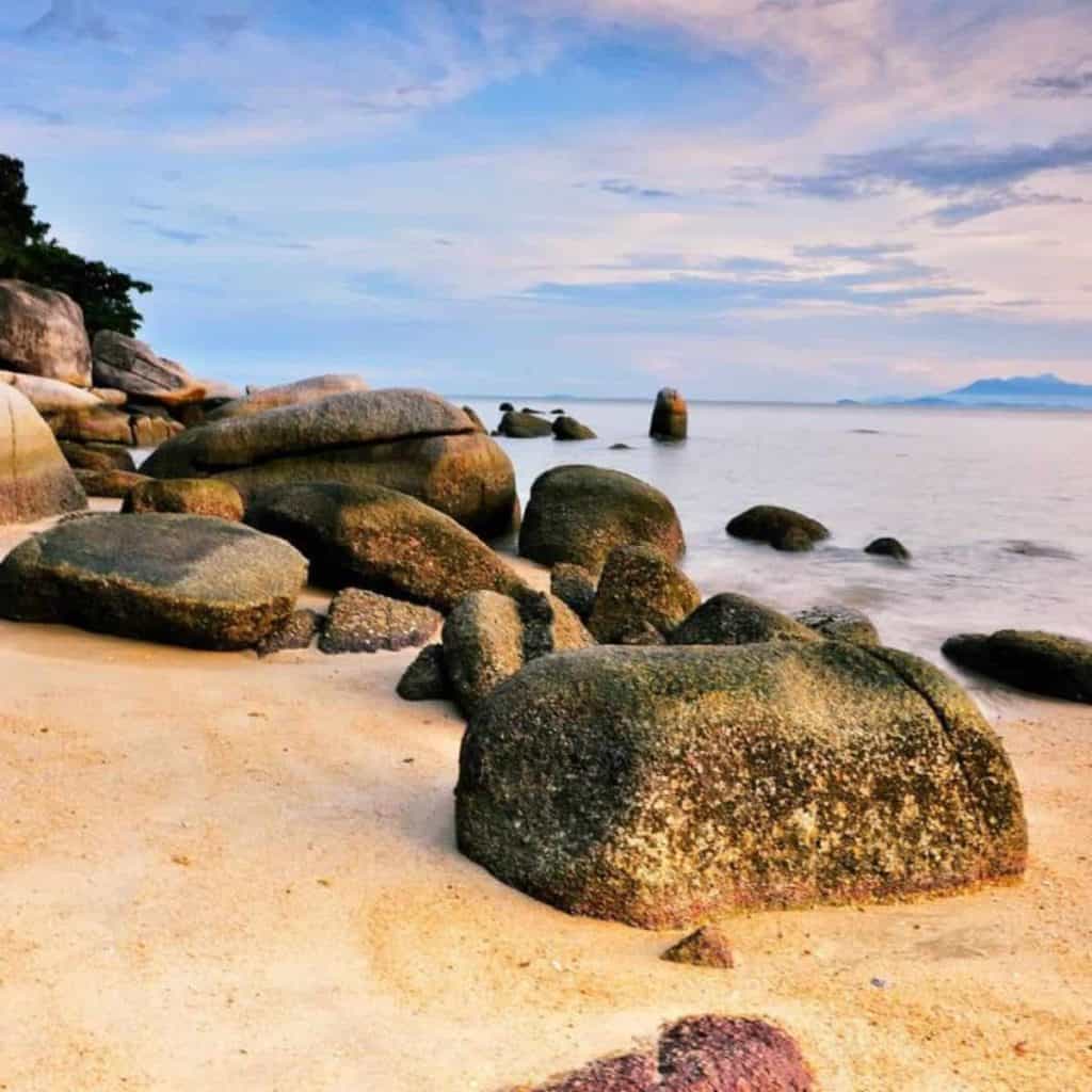 Best Penang Beaches to Visit (Fun Activities & Beautiful Scenery)