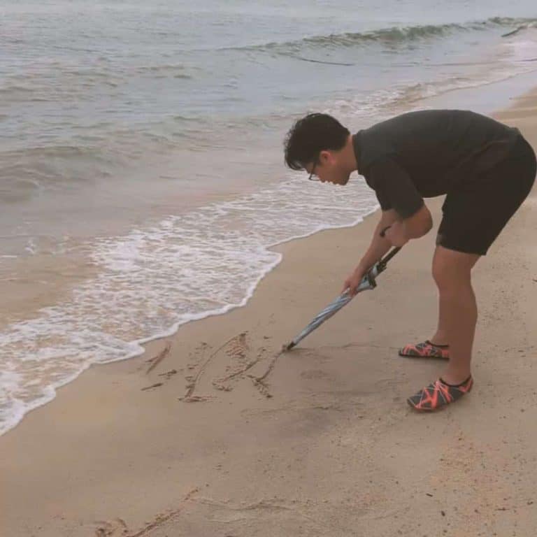 Best Penang Beaches to Visit (Fun Activities & Beautiful Scenery)