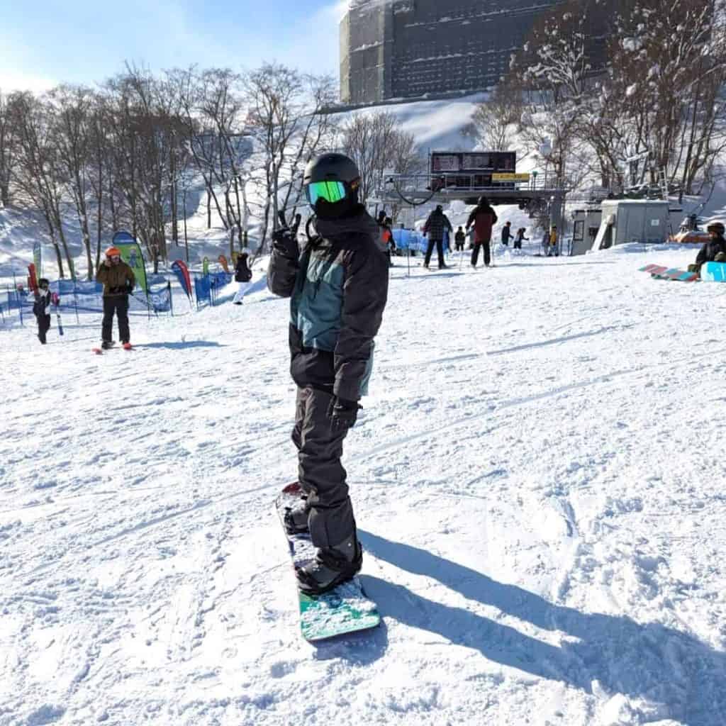 Best Time To Visit Niseko in Winter to Ski (Snow, Price and Crowd)